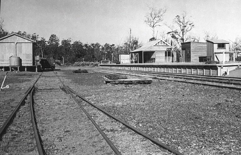 Stopping all stations to Red Hill - peninsula essence