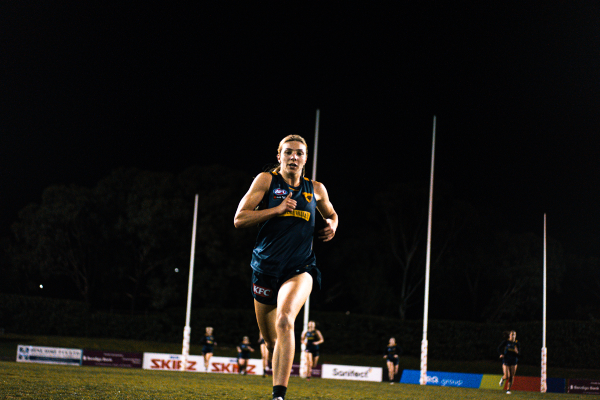 Skye Hawk flying high - peninsula essence